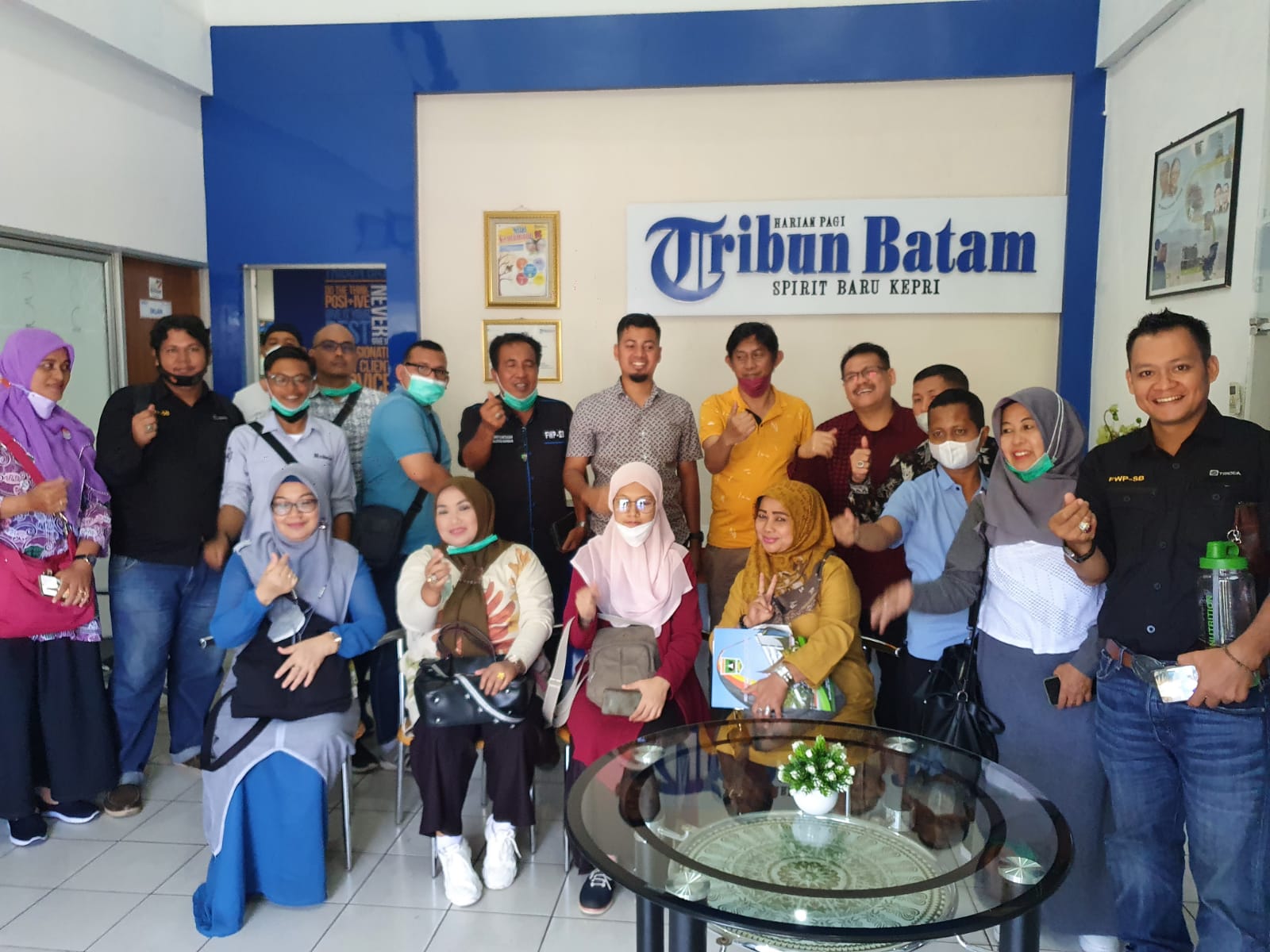 FWP-SB Sambangi Tribun Batam, Sharing Goncangan Media Cetak Saat Ini ...